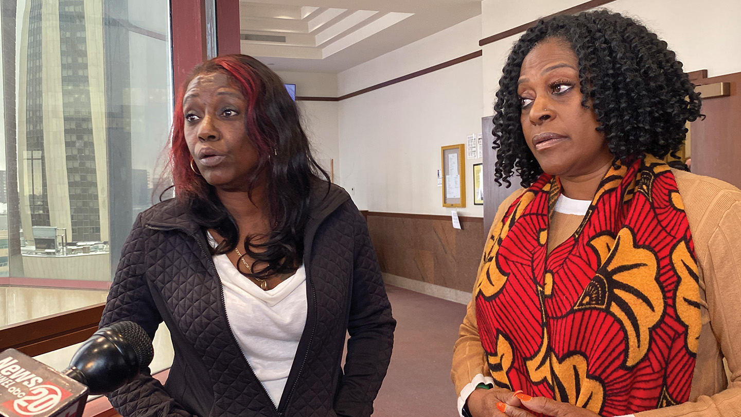 Former emergency medical workers to be tried separately - Illinois ...